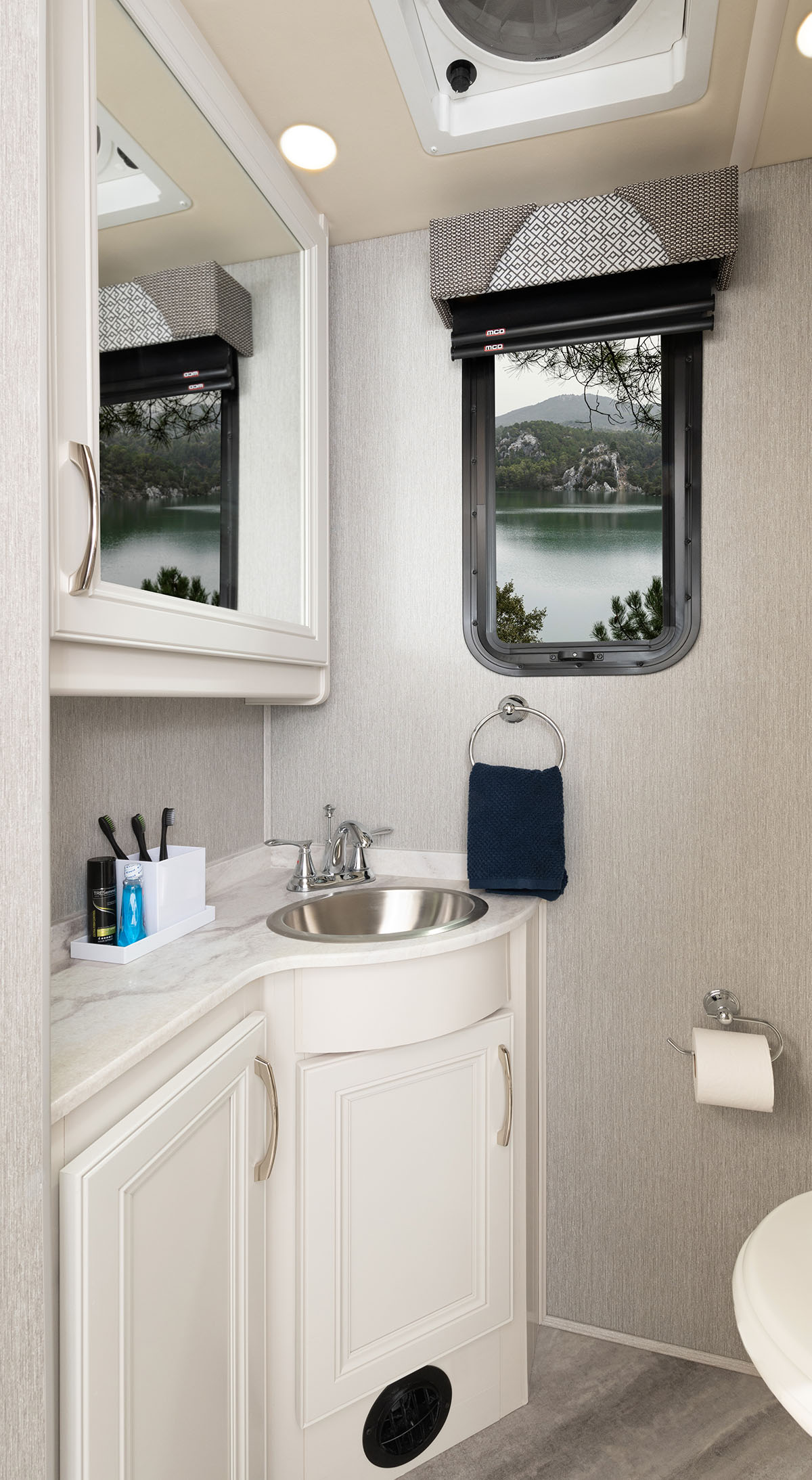 Bounder - Greatest Selling Class A Gas RV of All Time - Fleetwood RV