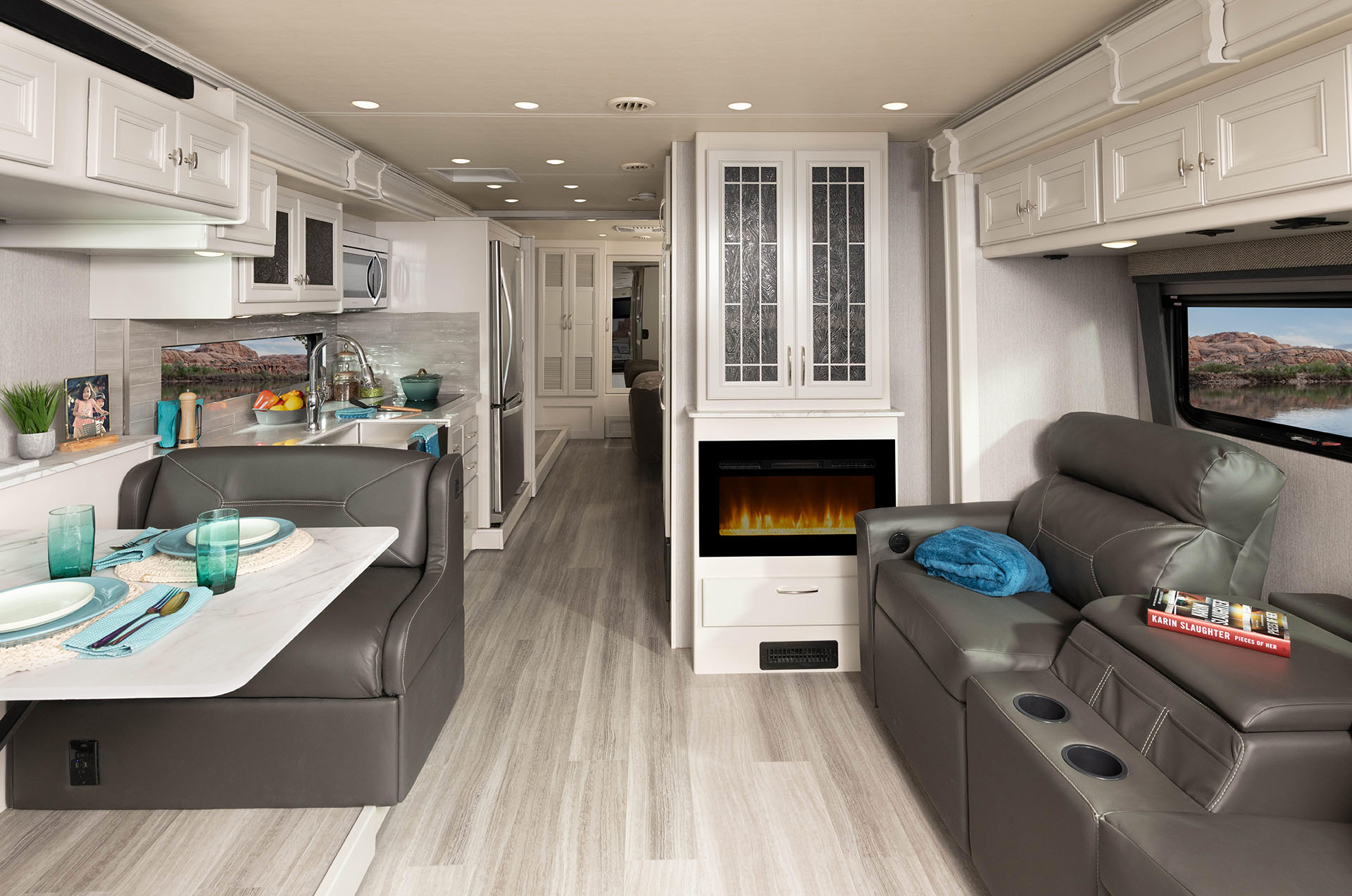 Frontier - Our Greatest Features In One Class A Diesel - Fleetwood RV