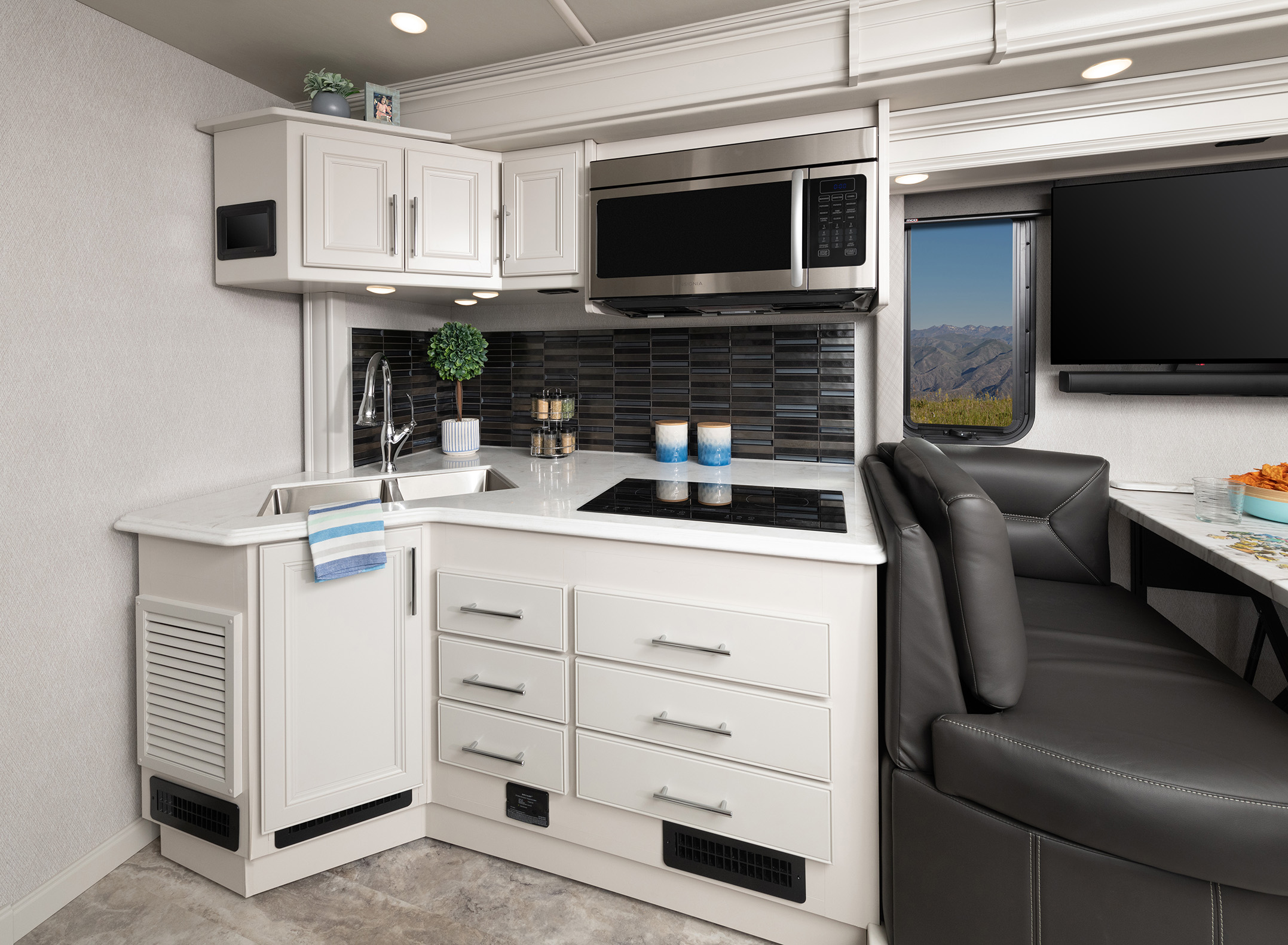 2023 Pace Arrow - Compact Class A Diesel RV - Fleetwood RV