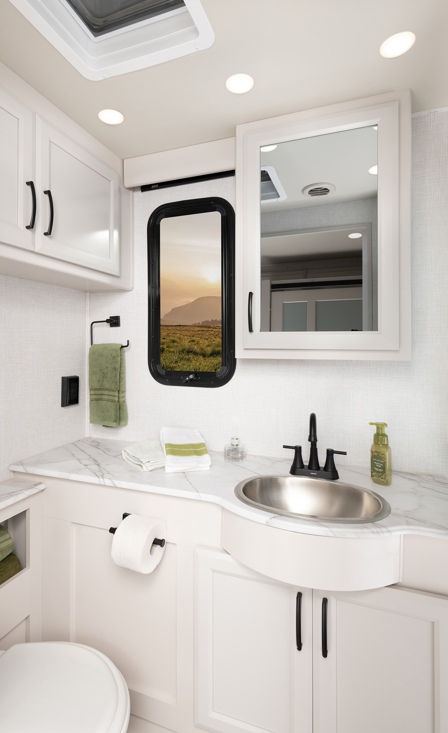 2024 Flex - All New Bigger & Better Class A Gas RV - Fleetwood RV