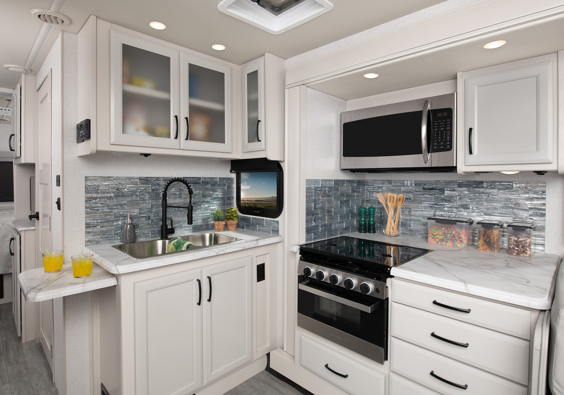 2024 Flair - Modest Class A Gas Motorhome - Fleetwood RV