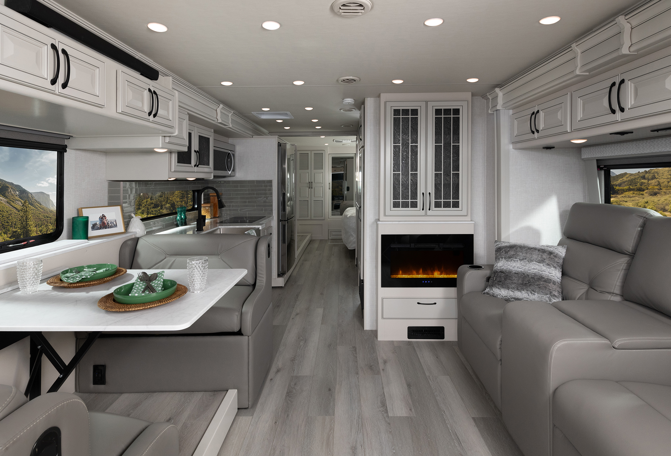 2025 Frontier - Most Loved Class A Motorhome Features - Fleetwood RV